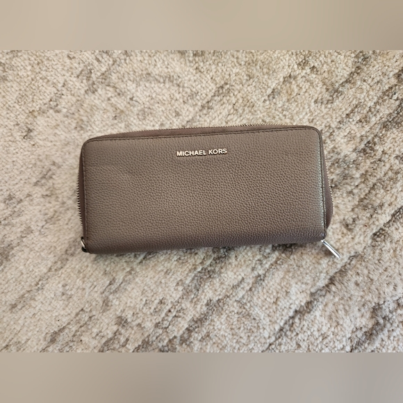 Michael Kors | Bags | Michael Kors Taupe Wallet | Poshmark